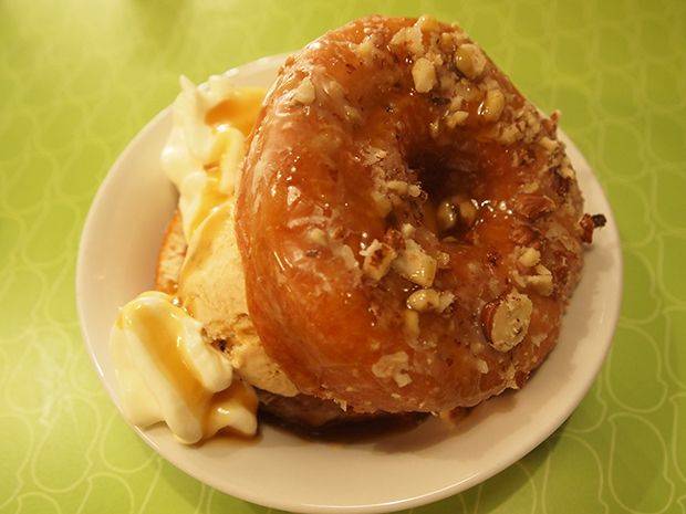 Bird: Poulet frit et Donuts maison - London-Incognito • FR